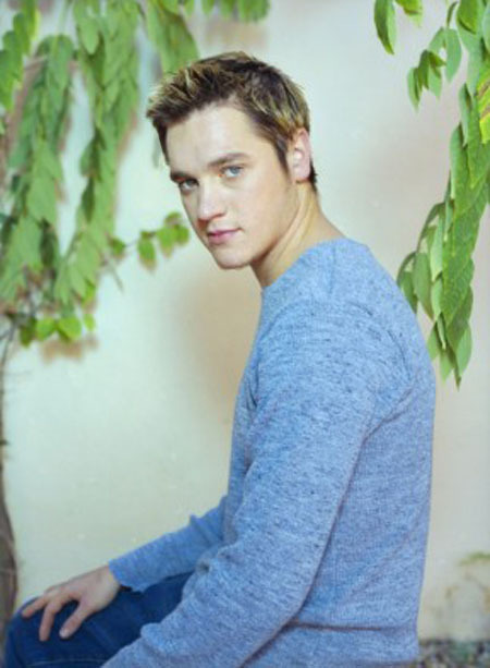 Picture of Devon Sawa