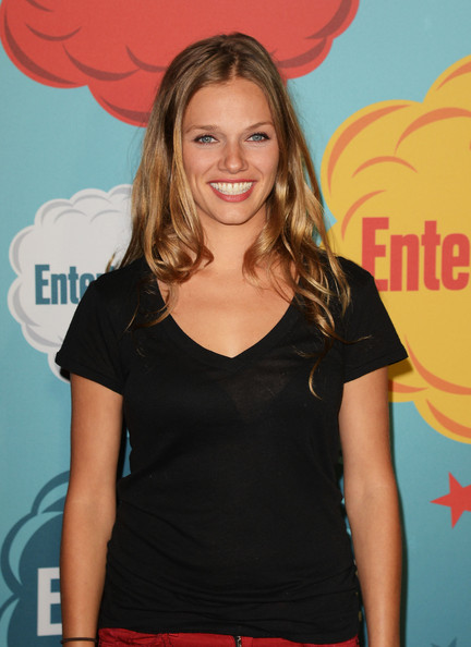 Picture of Tracy Spiridakos