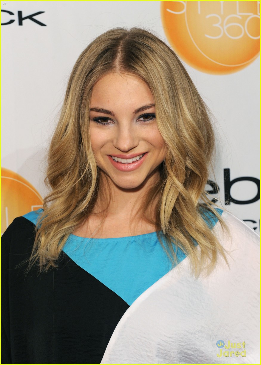 Allie Gonino image