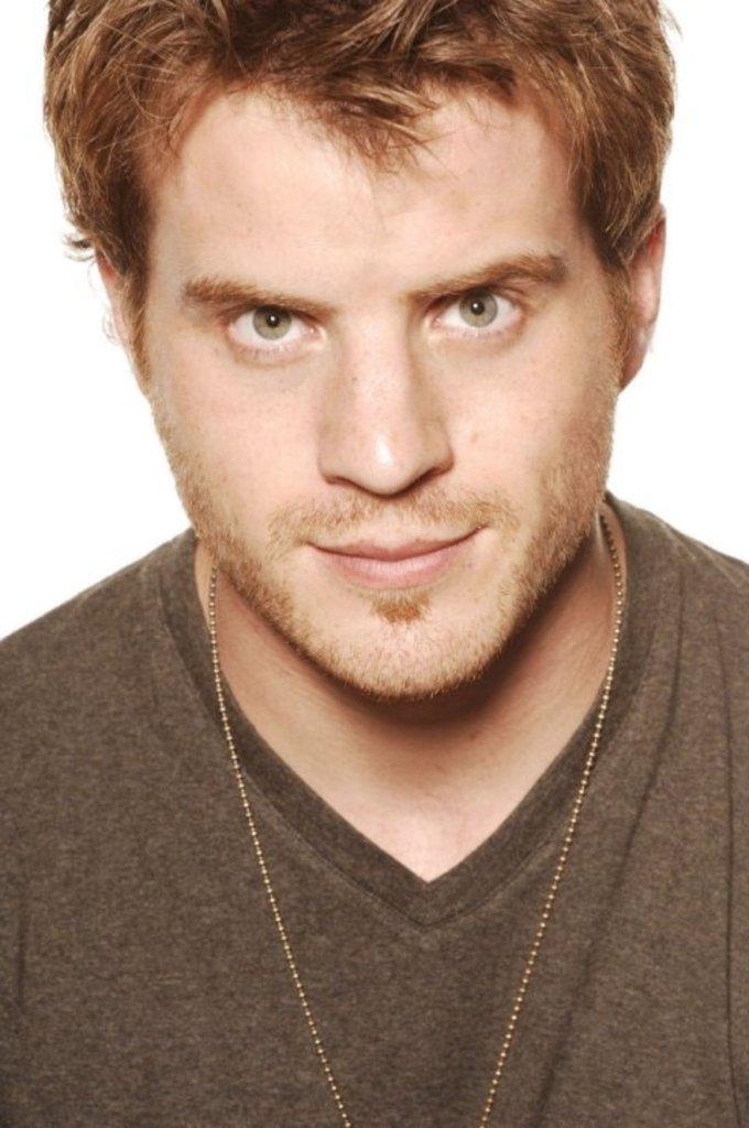 Picture of Robert Kazinsky