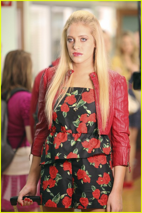 Carly Chaikin picture