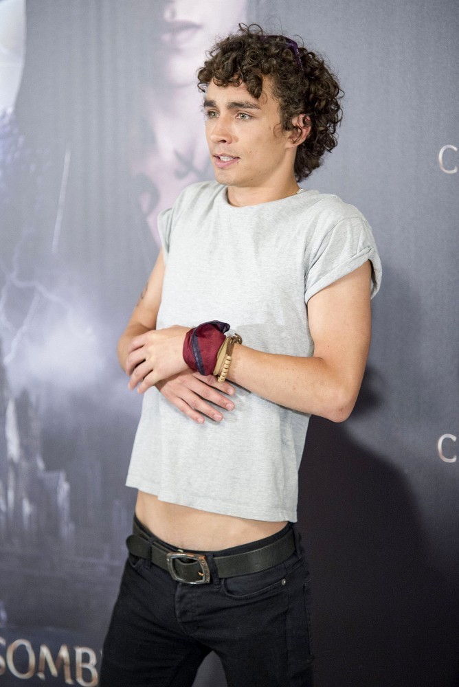 Picture of Robert Sheehan