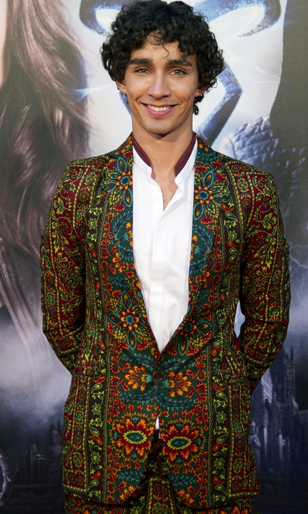 Picture of Robert Sheehan