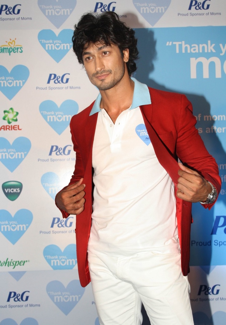 Vidyut Jamwal image