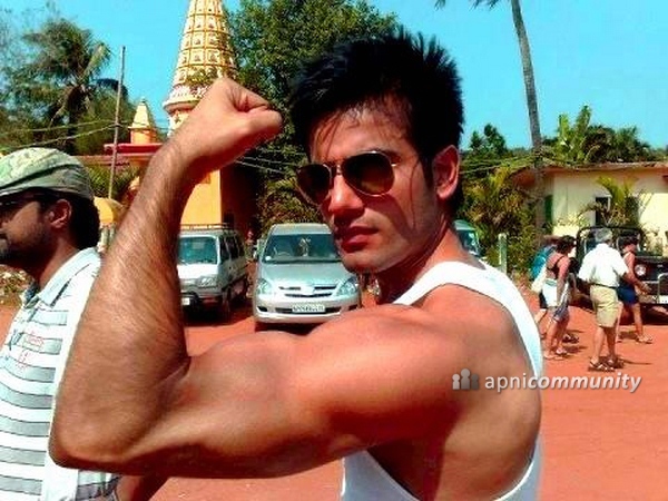 Picture of Karan Tacker