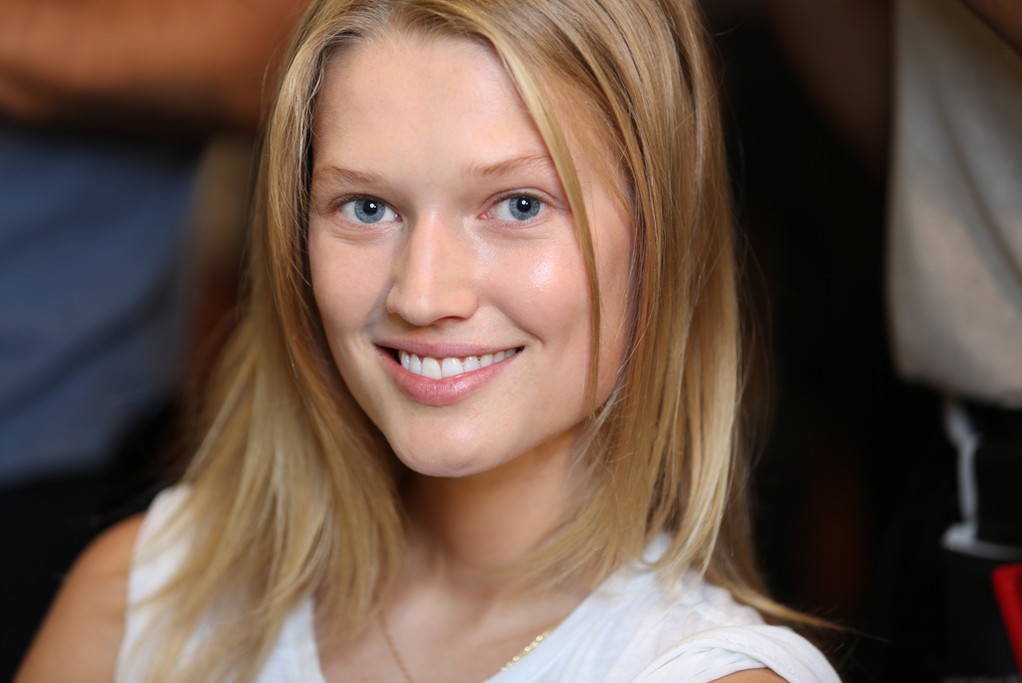 Toni Garrn picture