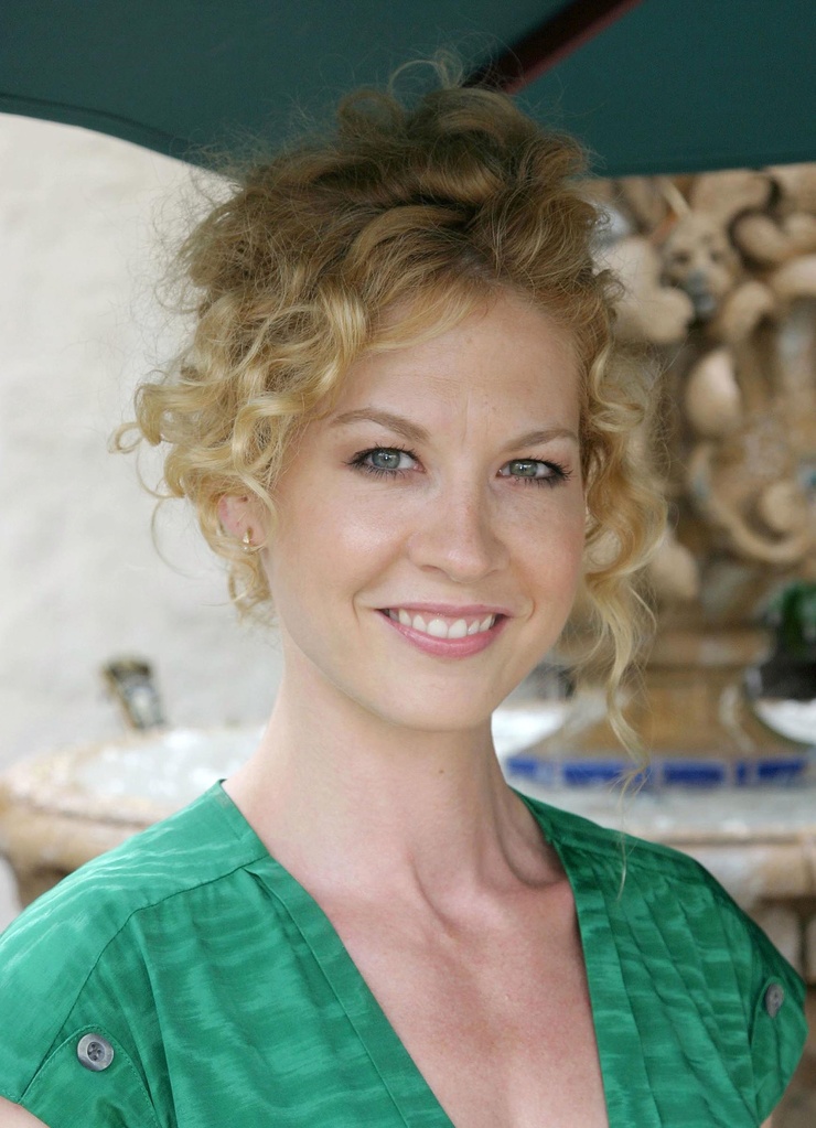 Picture of Jenna Elfman