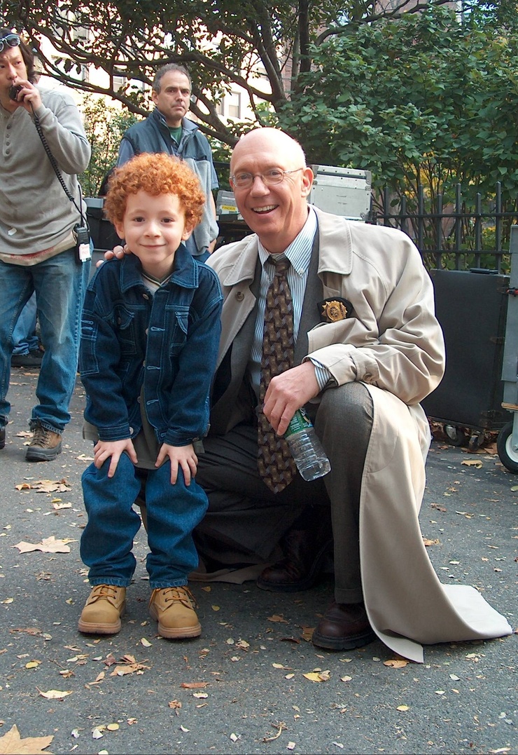 Dann Florek with Ismaelpeter on set