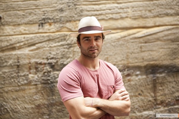Dustin Clare image