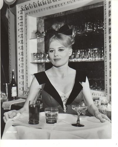 Picture of Shirley Knight