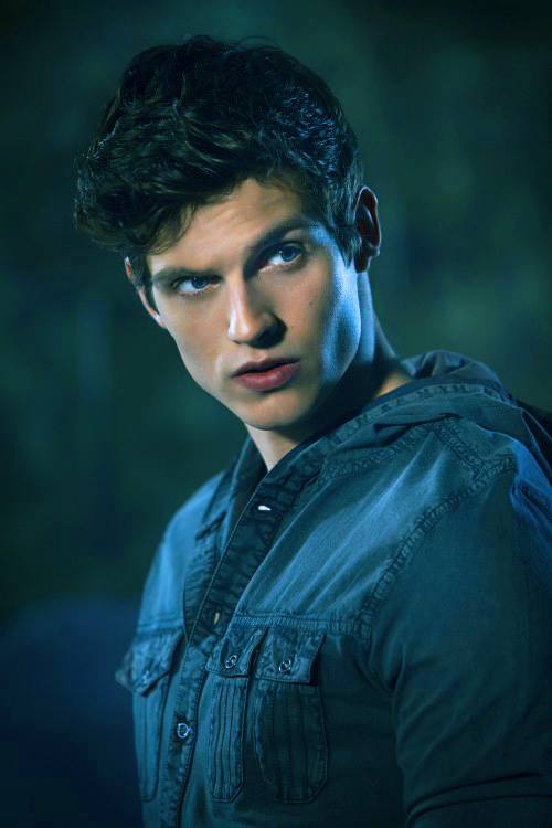 Daniel Sharman image