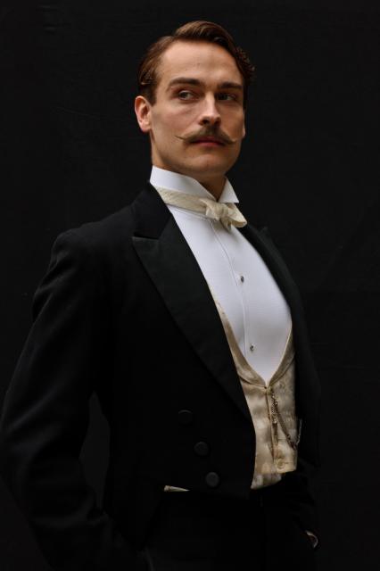 Picture of Tom Mison