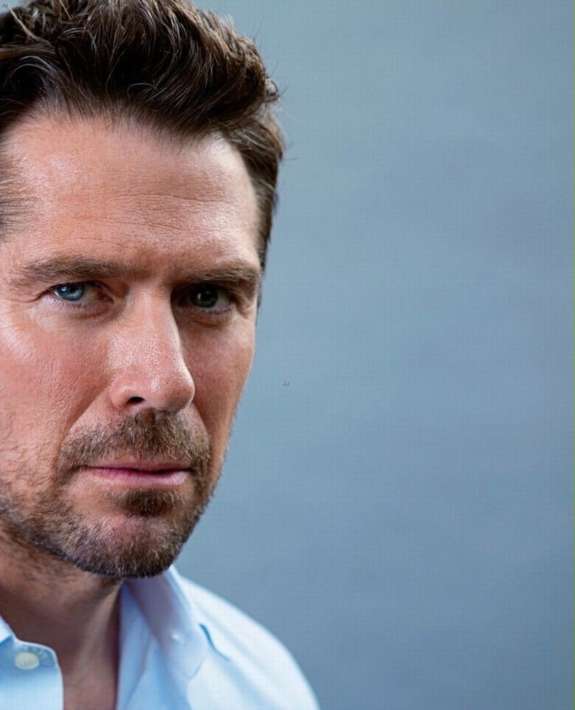 Picture of Alexis Denisof
