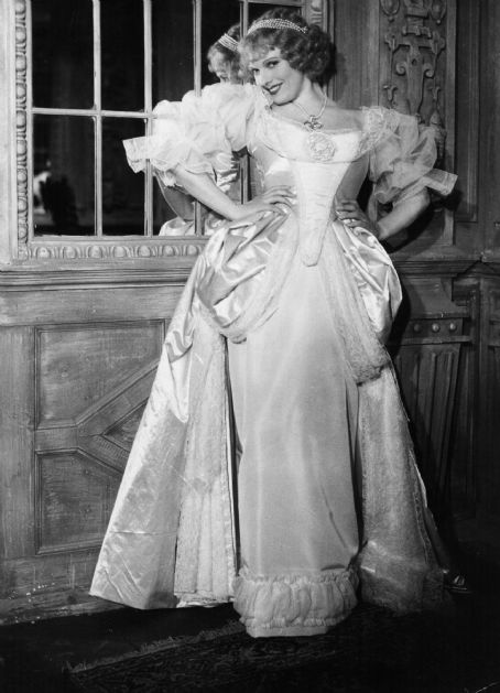 Image of Anna Neagle