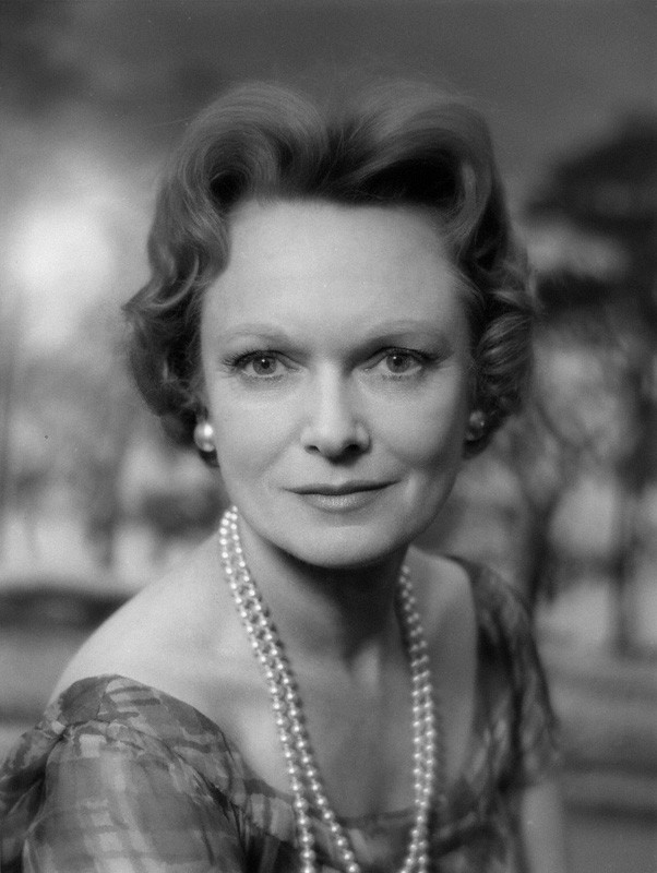 Picture of Anna Neagle