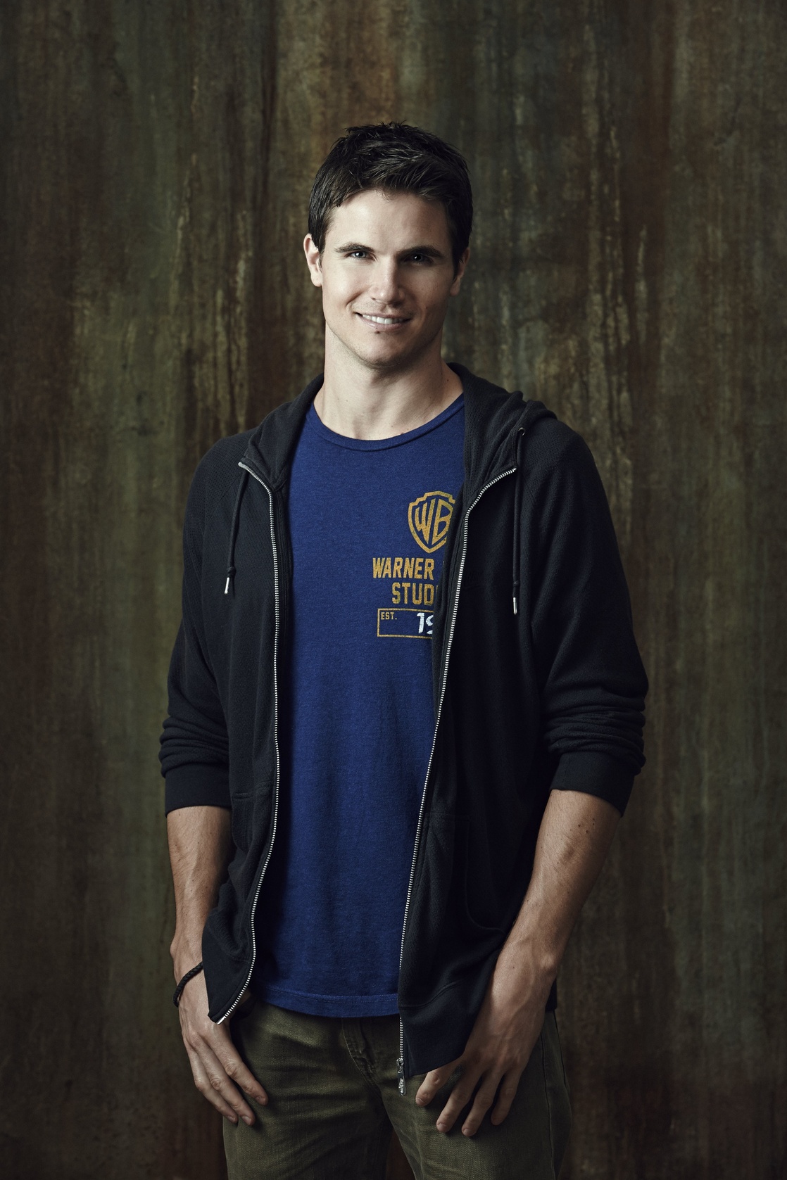 Picture of Robbie Amell
