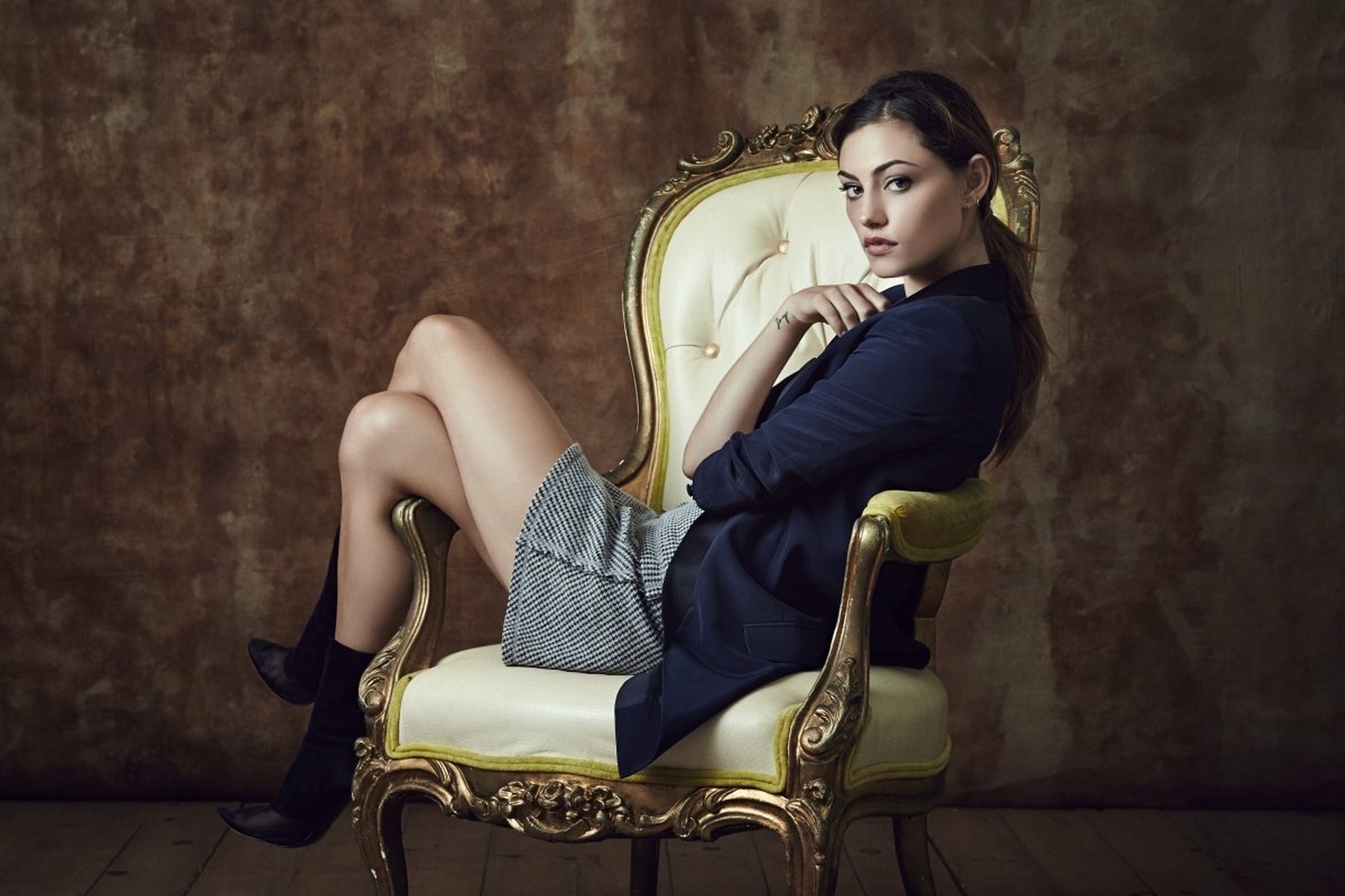Picture of Phoebe Tonkin