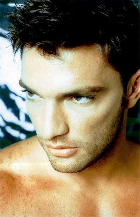 Picture of Julián Gil