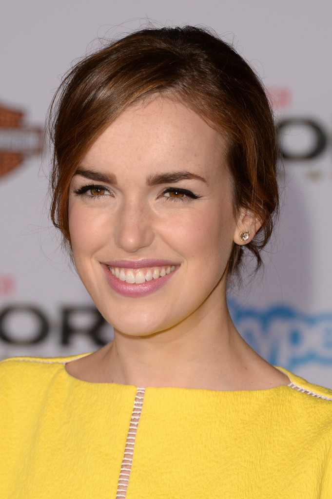 Picture of Elizabeth Henstridge