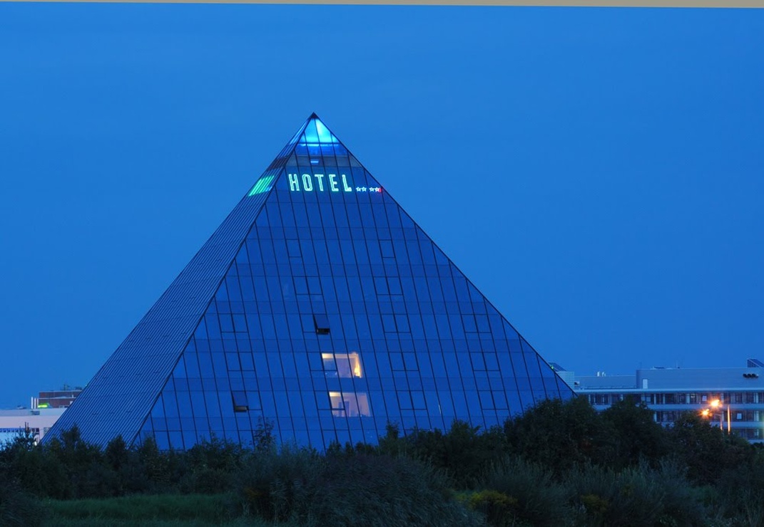 Hotel Pyramide, Fürth