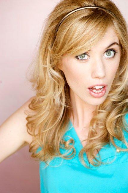 Laura Clery image
