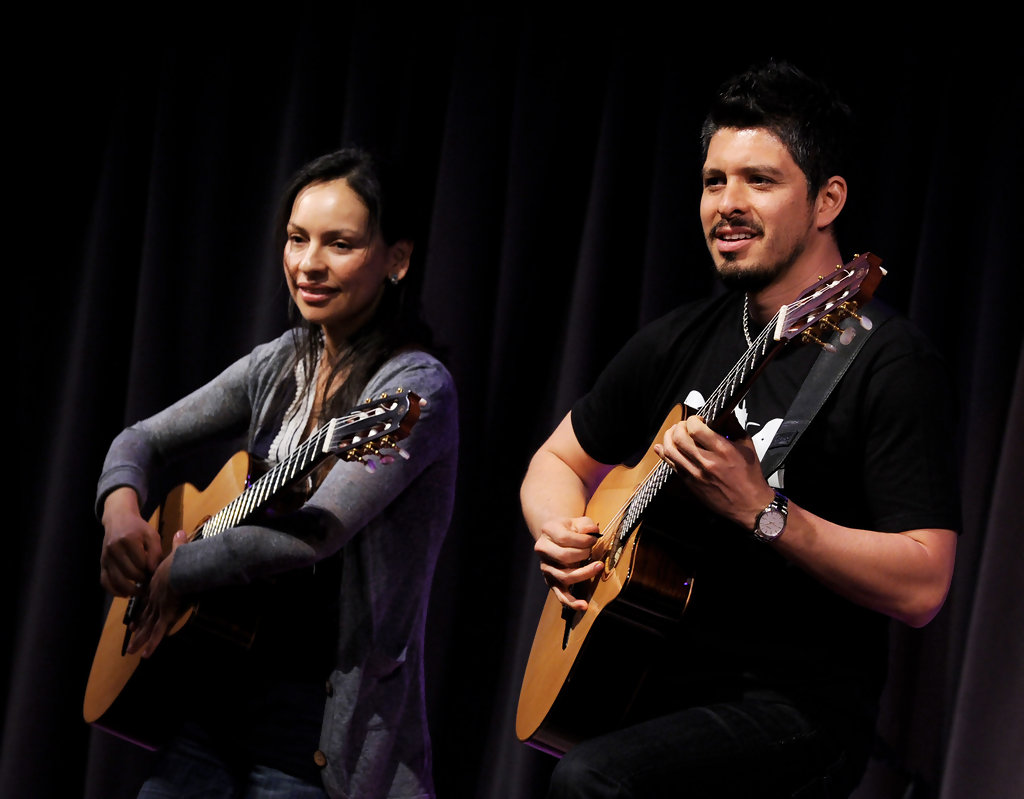 Rodrigo y Gabriela picture