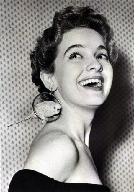 Image of Lisa Gastoni