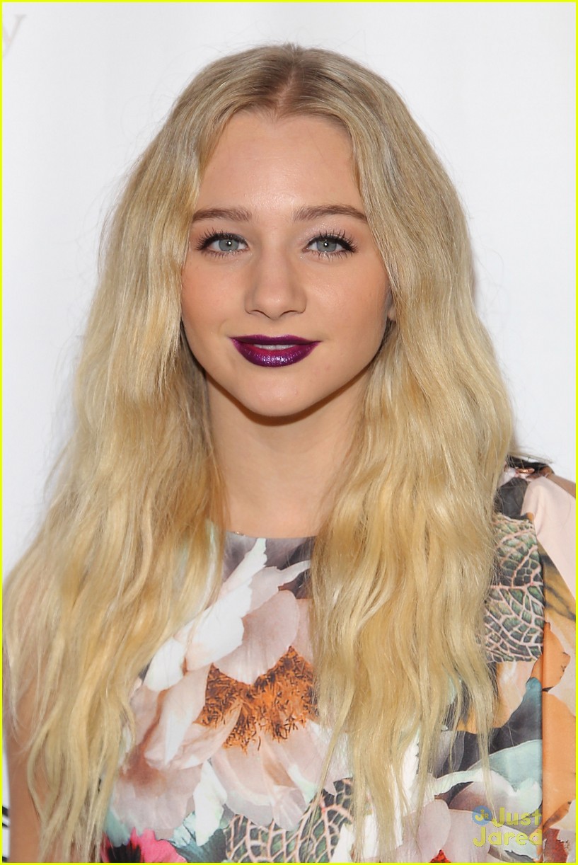 Picture of Mollee Gray