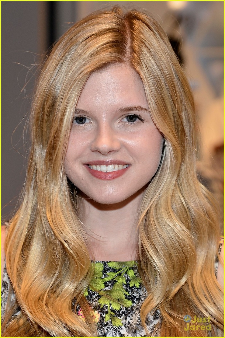 Picture of Ana Mulvoy-Ten