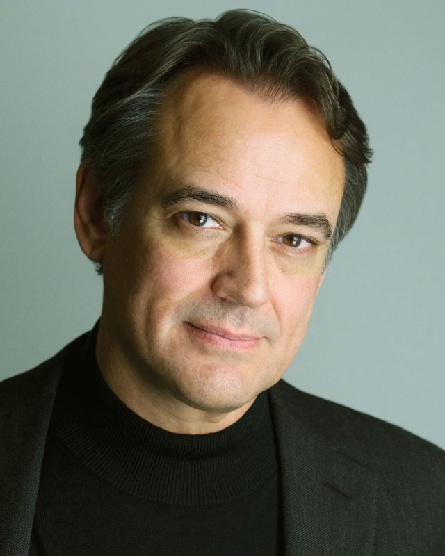 Picture of Jon Lindstrom