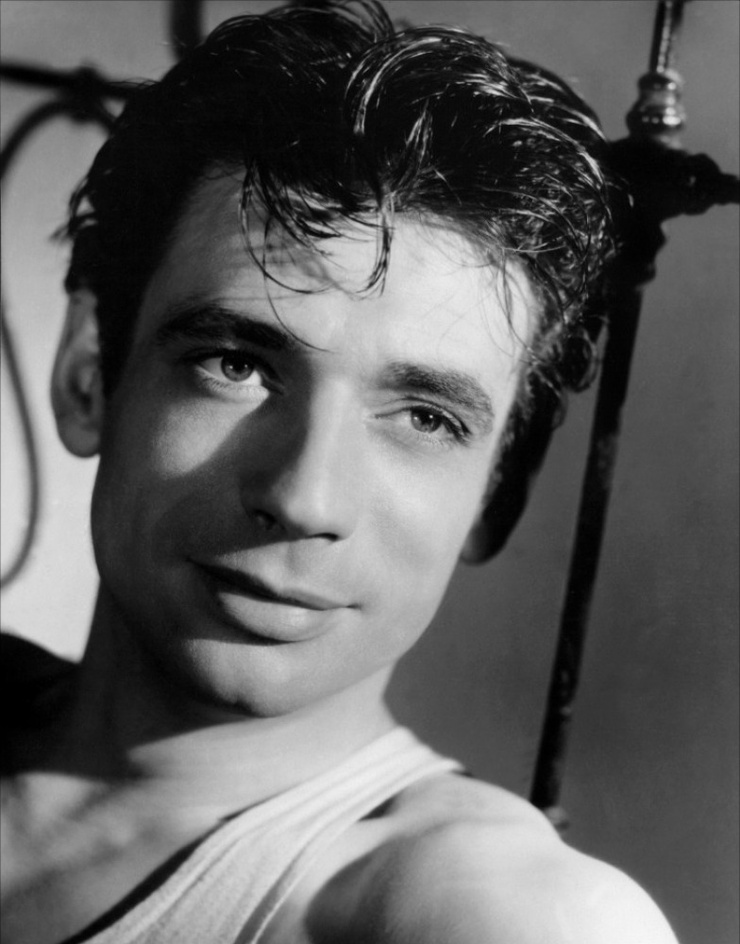 Picture of Yves Montand