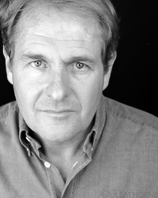 Robert Bathurst picture