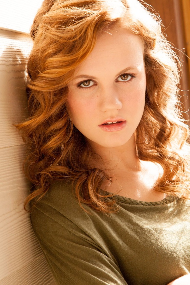 Mackenzie Lintz image