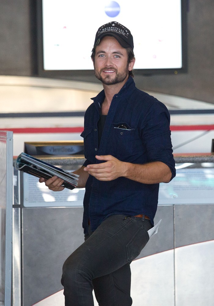 Picture of Justin Chatwin