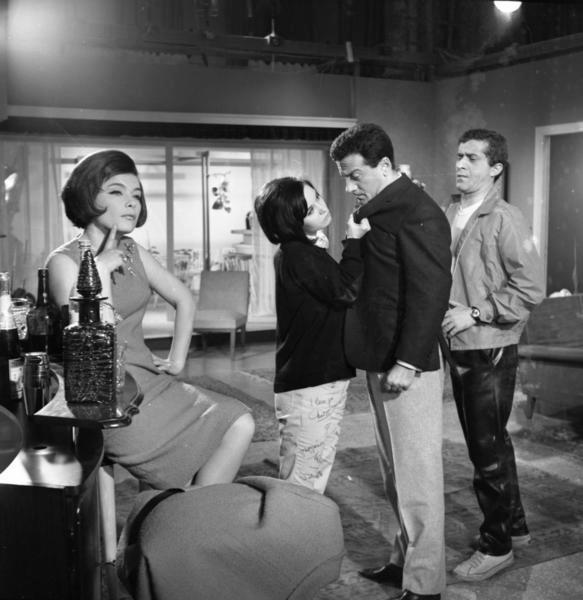 Image of Mia trelli... trelli oikogeneia