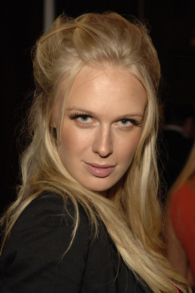 Picture of CariDee English