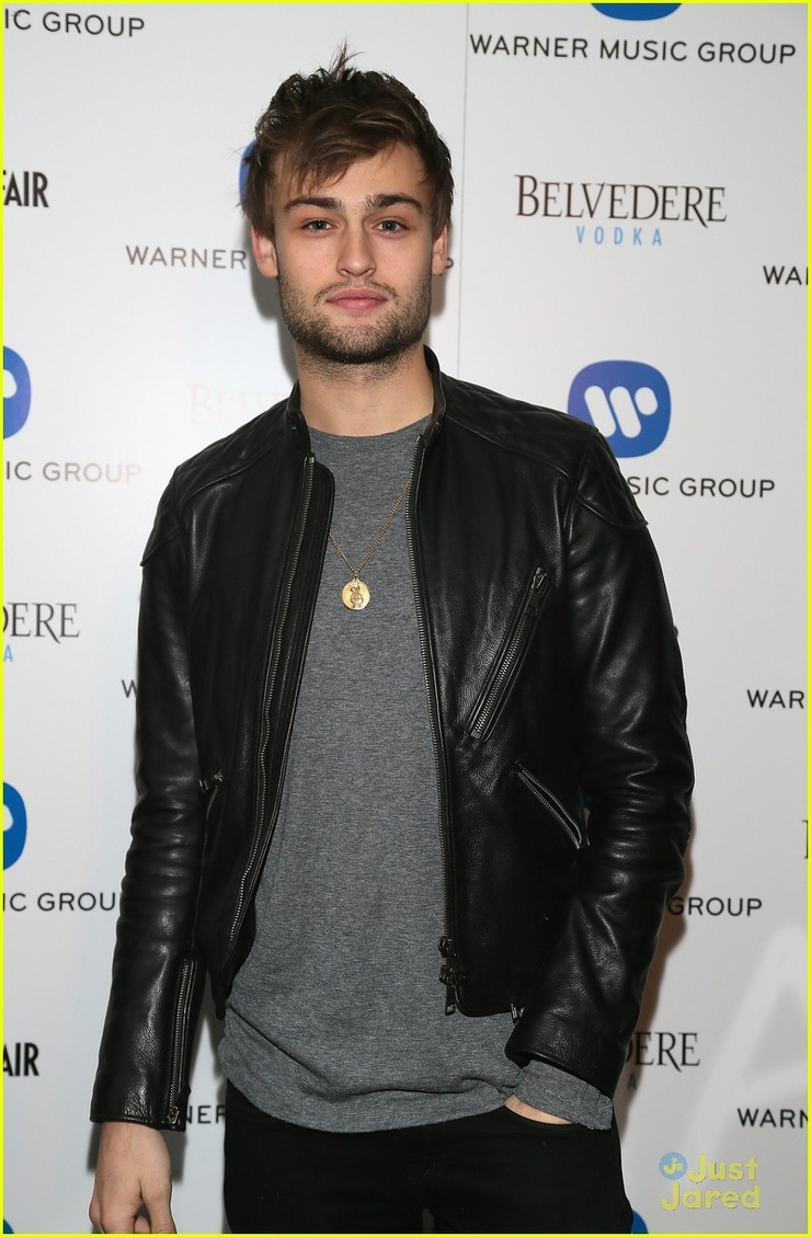 Picture of Douglas Booth
