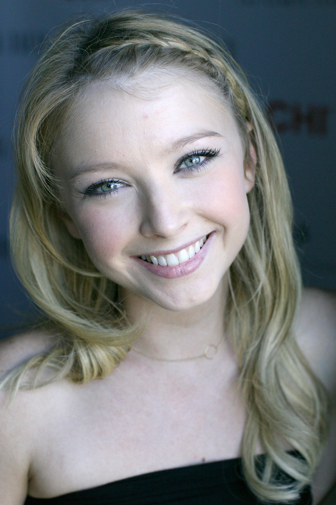Picture of Elisabeth Harnois