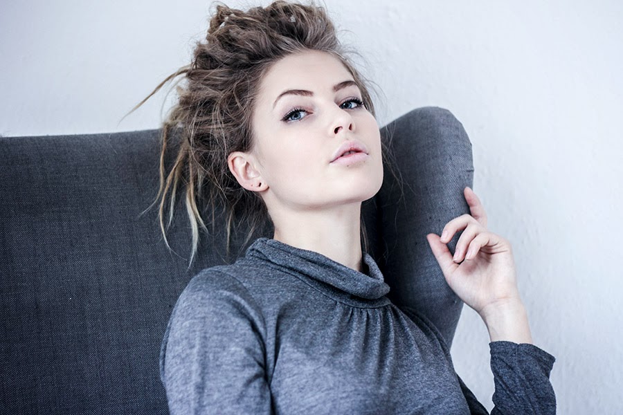 Picture of Anna April