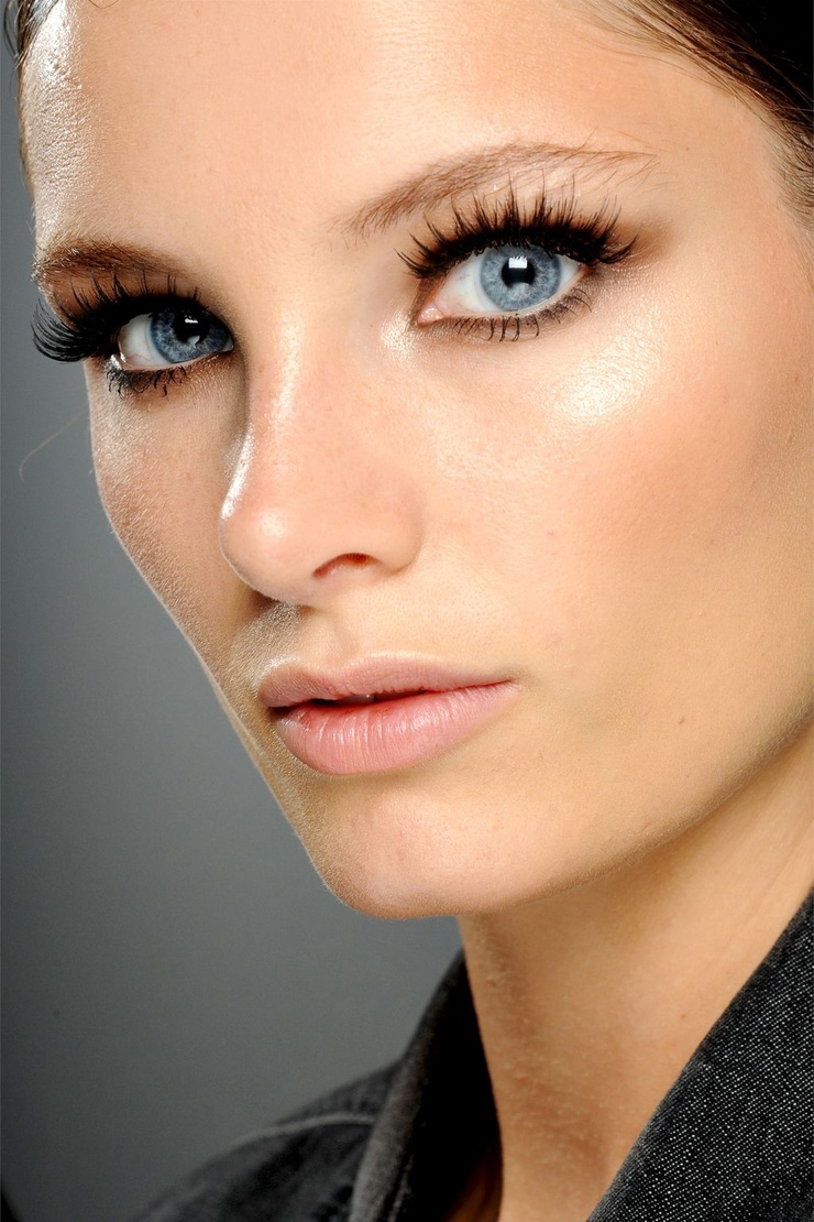 Ava Smith image