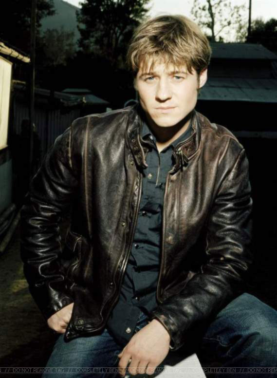 Picture of Ben Mckenzie