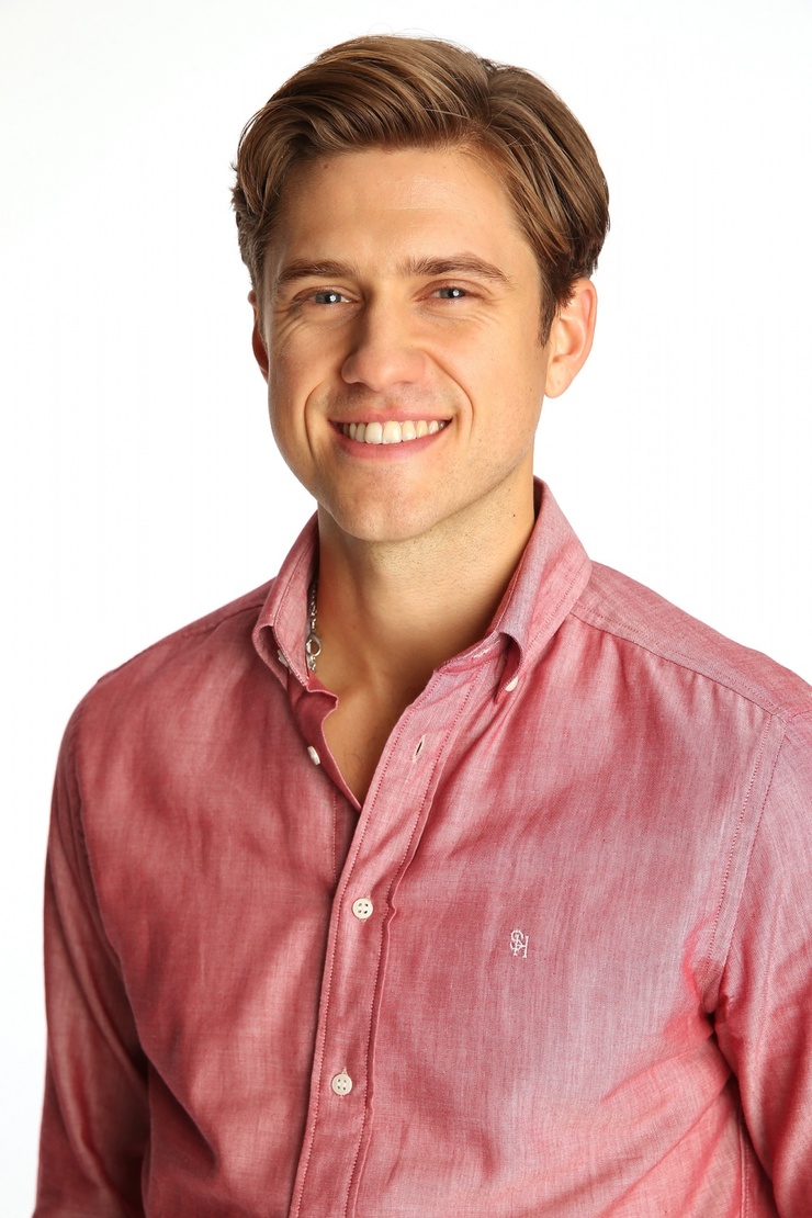 Image of Aaron Tveit