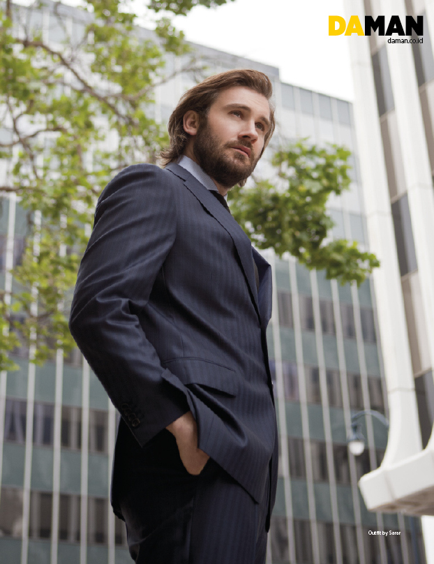 Image of Clive Standen
