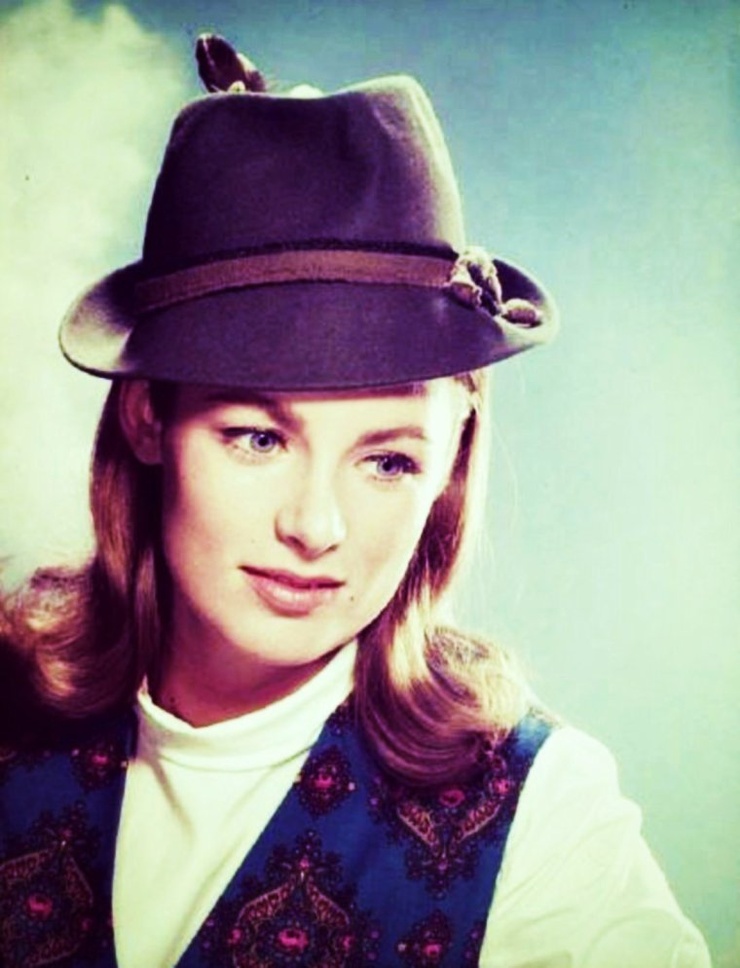 Image of Carole Lesley