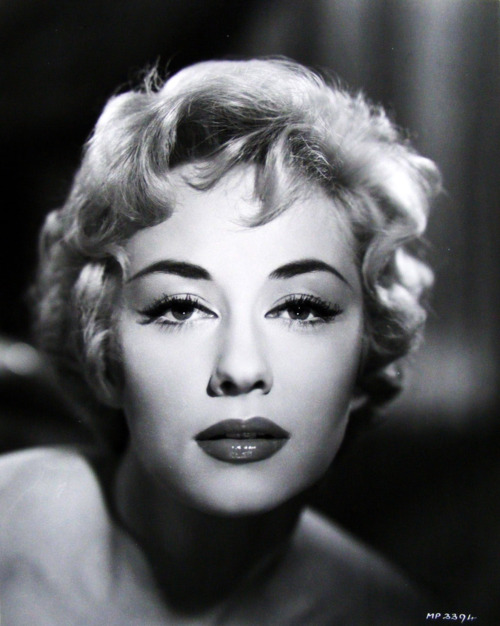 Picture of Carole Lesley