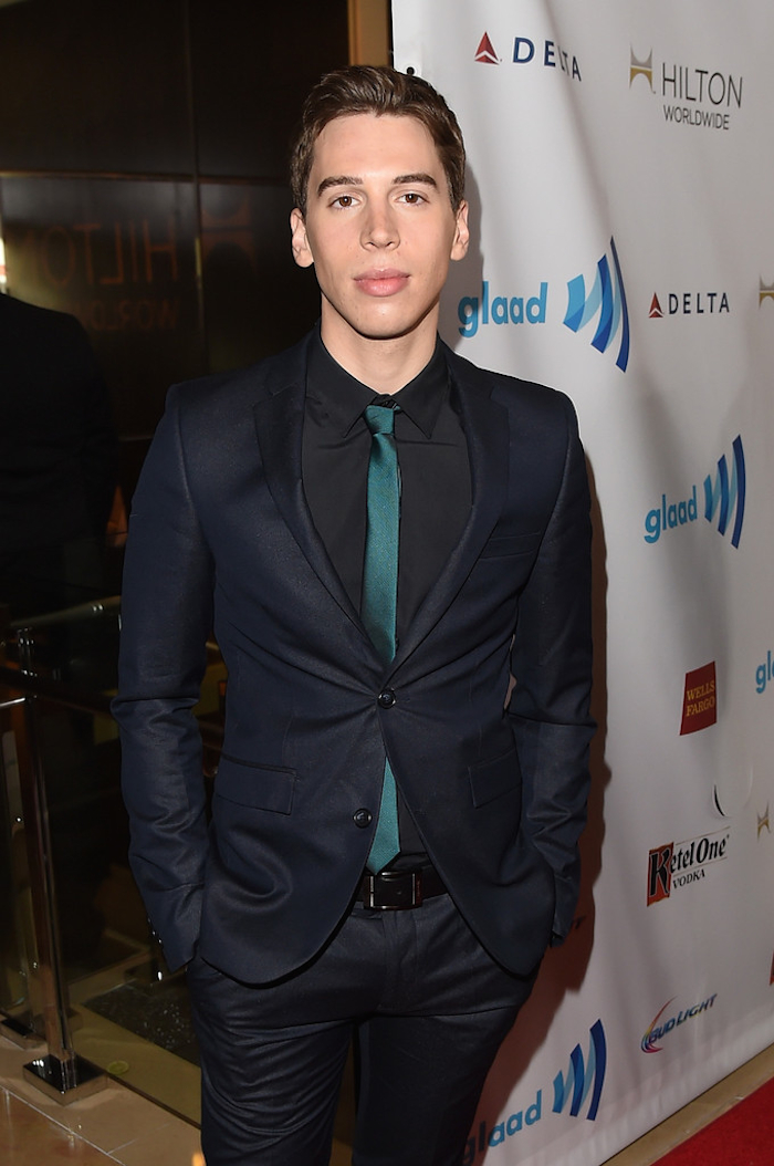 Picture of Jordan Gavaris