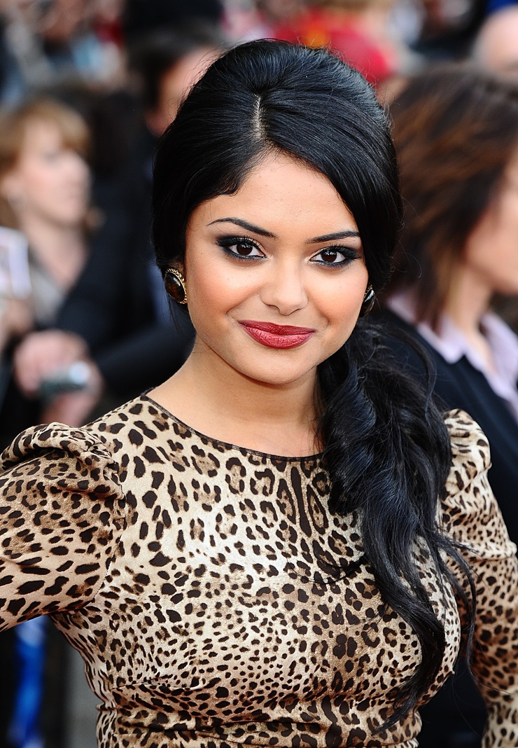 Afshan Azad image