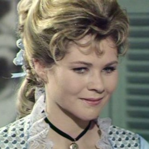 Picture of Suzanne Neve