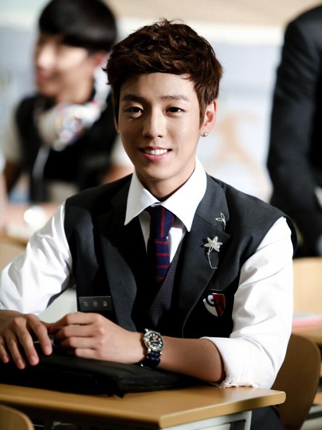 Picture of Lee Hyun Woo