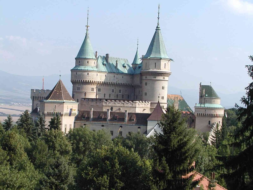 castles and palaces in CZECH and SLOVAKIA